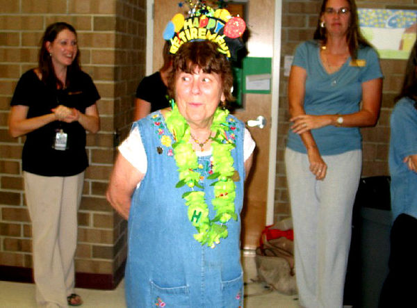 Teacher, 74, retires from Sunshine Elementary | News, Sports, Jobs ...